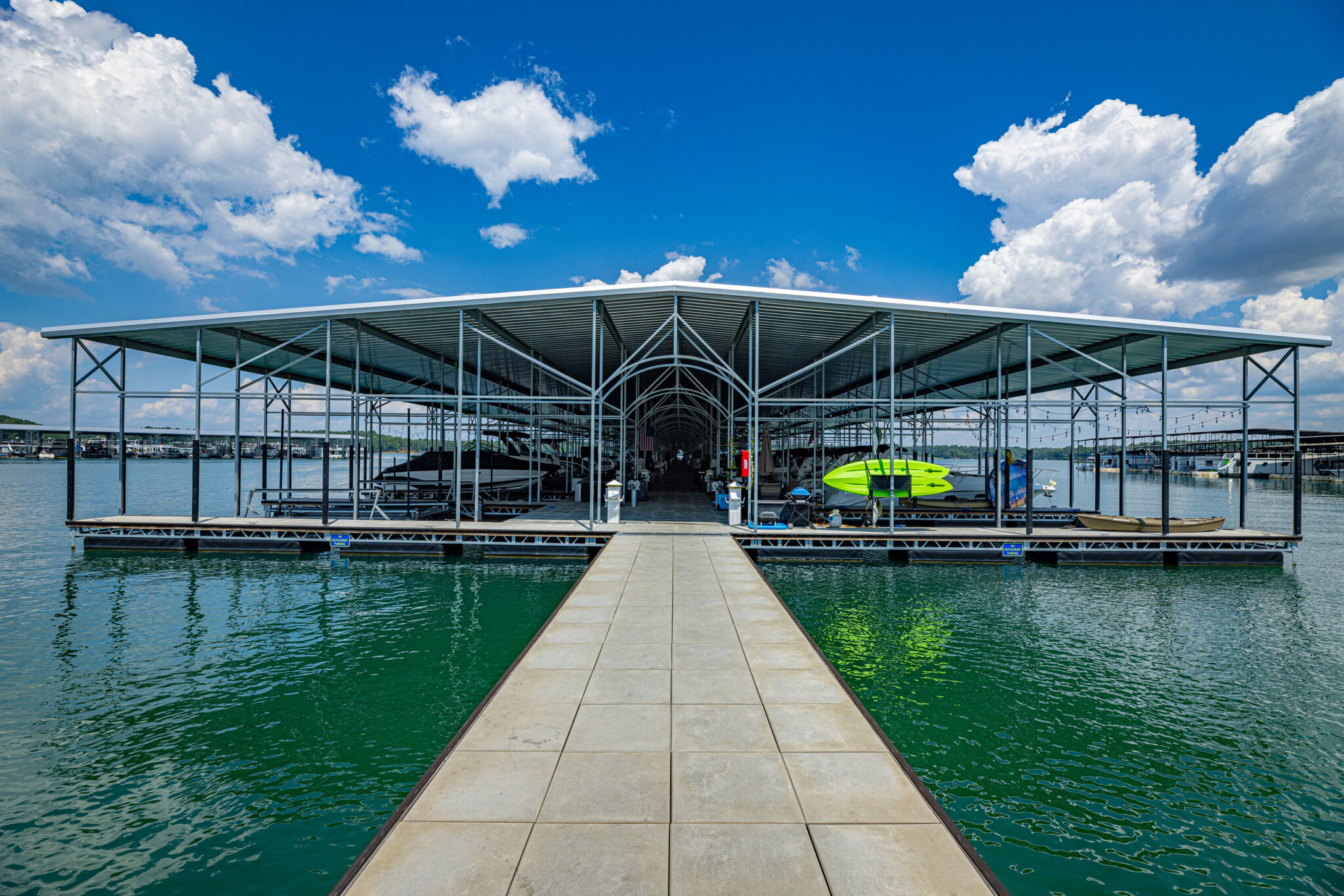 Boat Slips, Wet Slips, Amenities | Holiday Marina on Lake Lanier